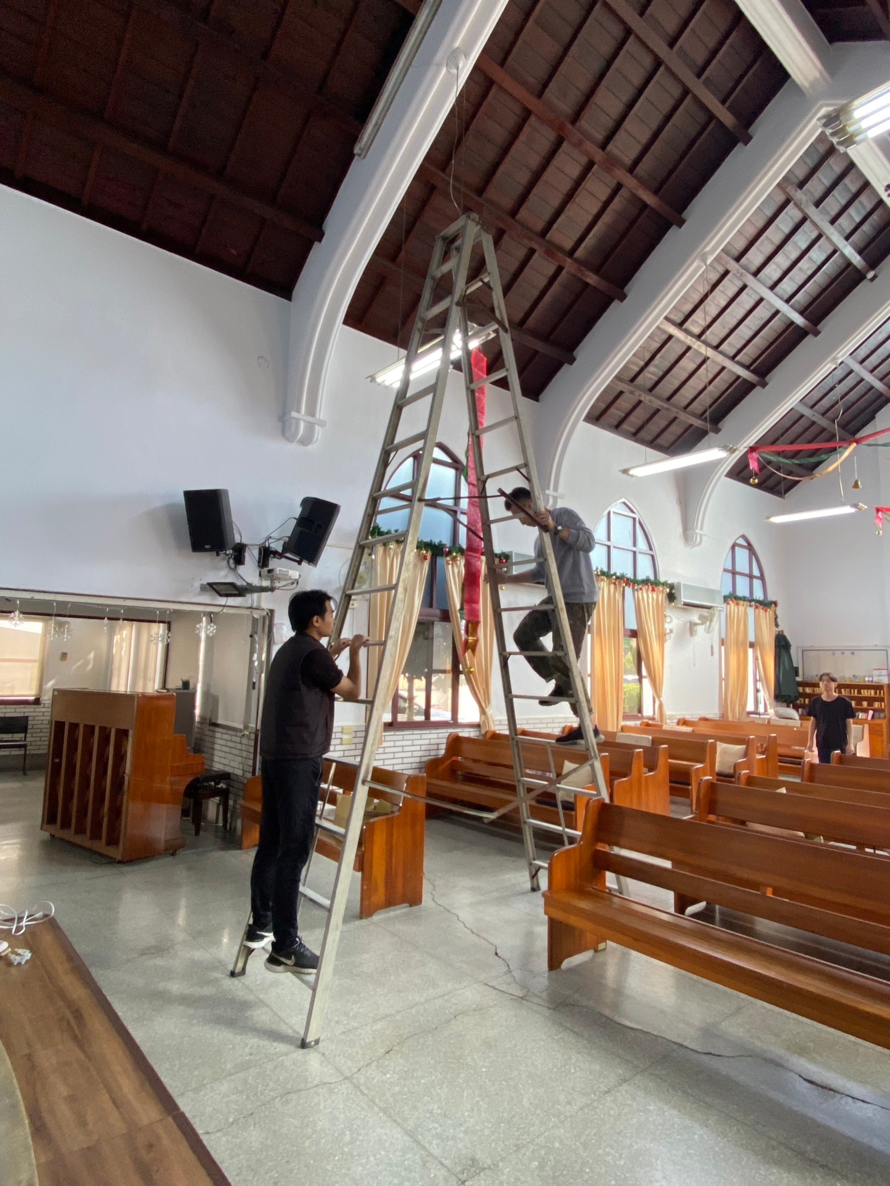 20231119 聖誕布置 - 財團法人中華基督教岡山浸信會
